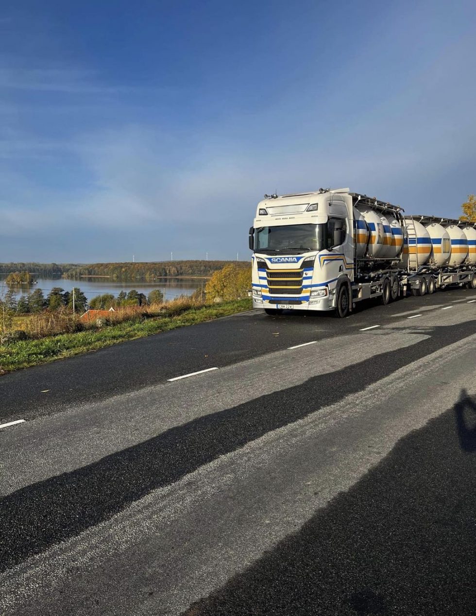 ännu en solig dag | HNT Schakt & Transport